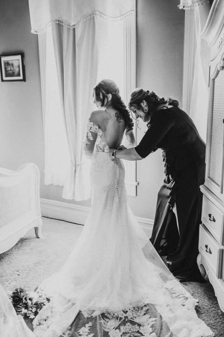 Vintage Western Wedding | Josh + Shiani - theturquoiselens.com
