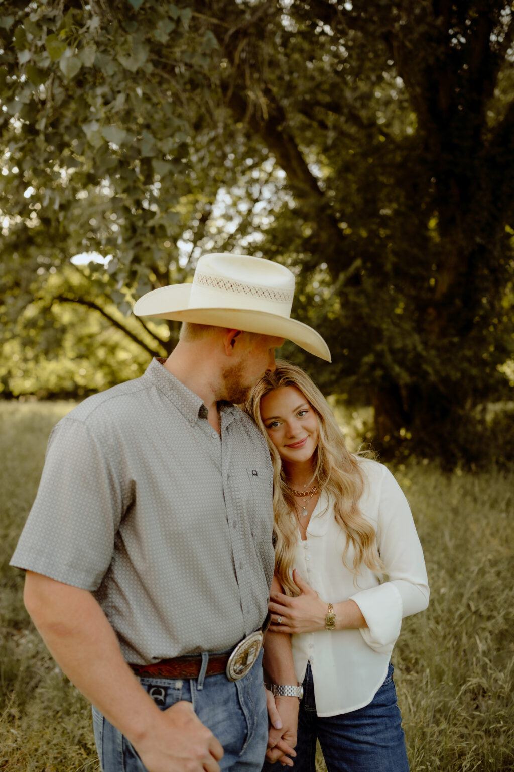 Cowboy Engagement Session | Cody + Breck - theturquoiselens.com
