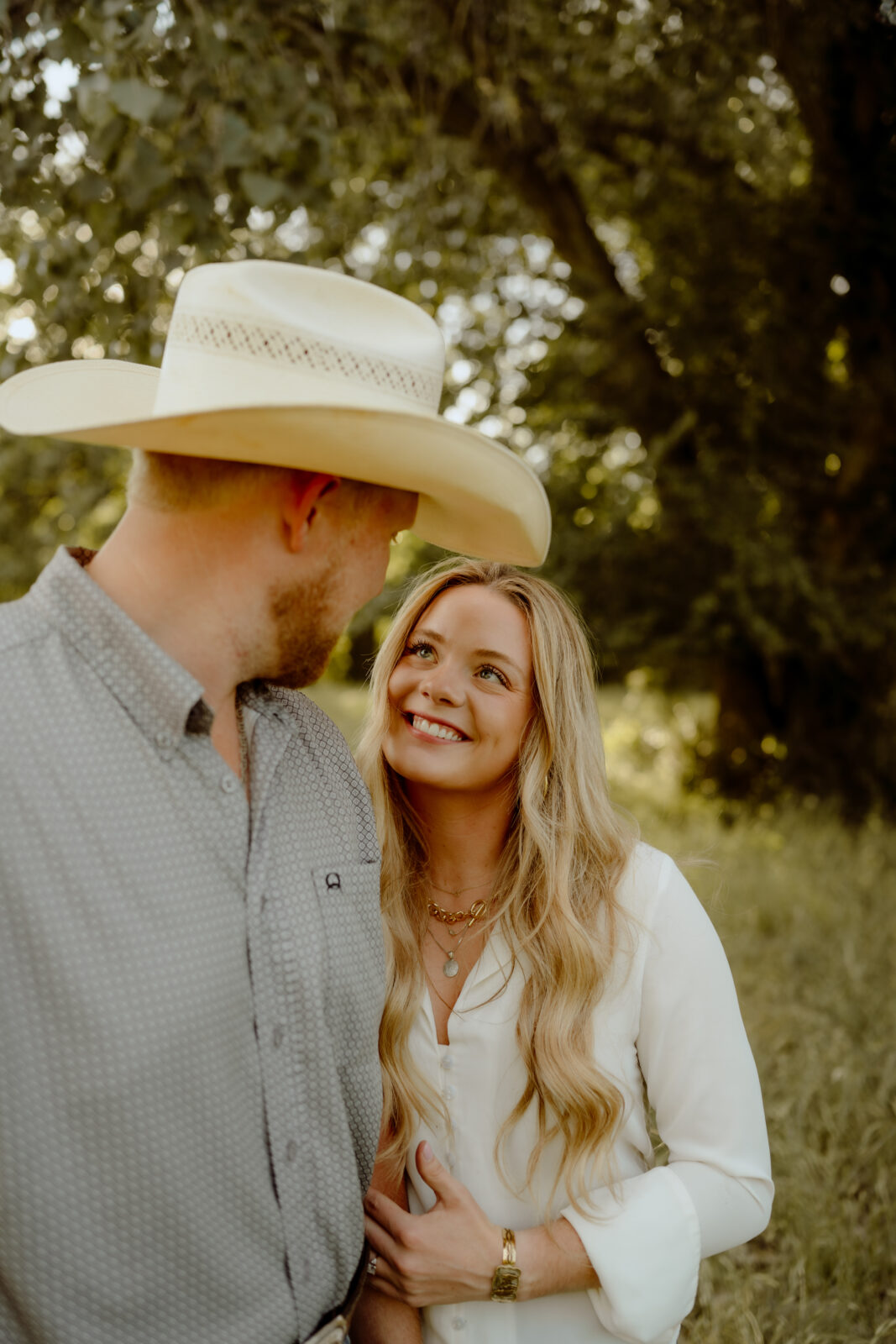 Cowboy Engagement Session | Cody + Breck - theturquoiselens.com