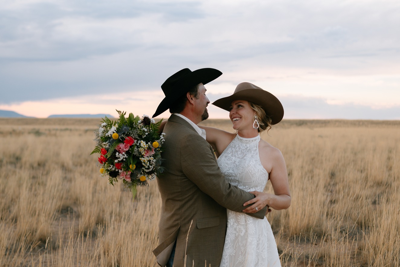 Western Weddings | Ultimate Guide to Planning - theturquoiselens.com